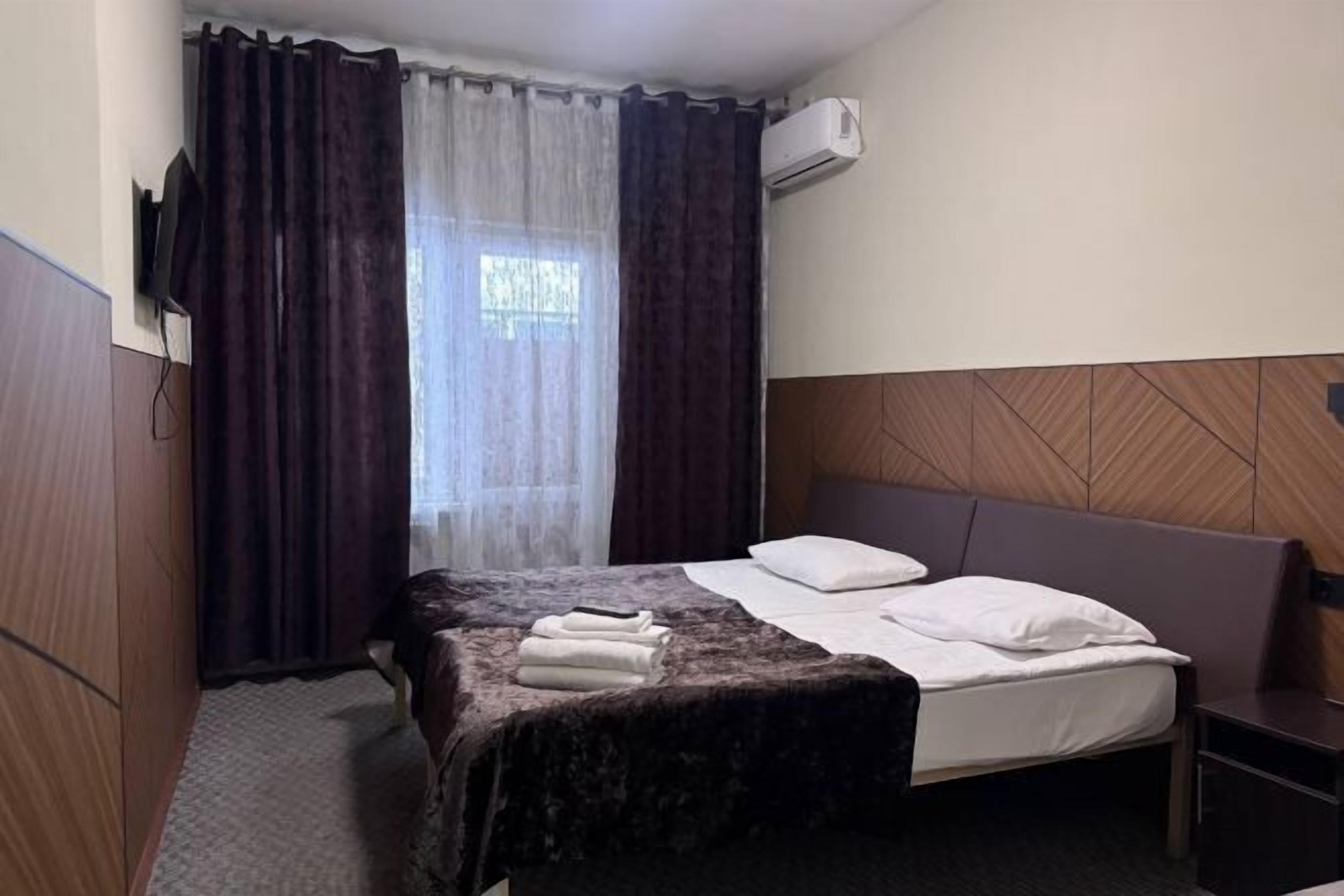 Espaço de trabalho para notebook, cortinas blackout, Wi-Fi de cortesia