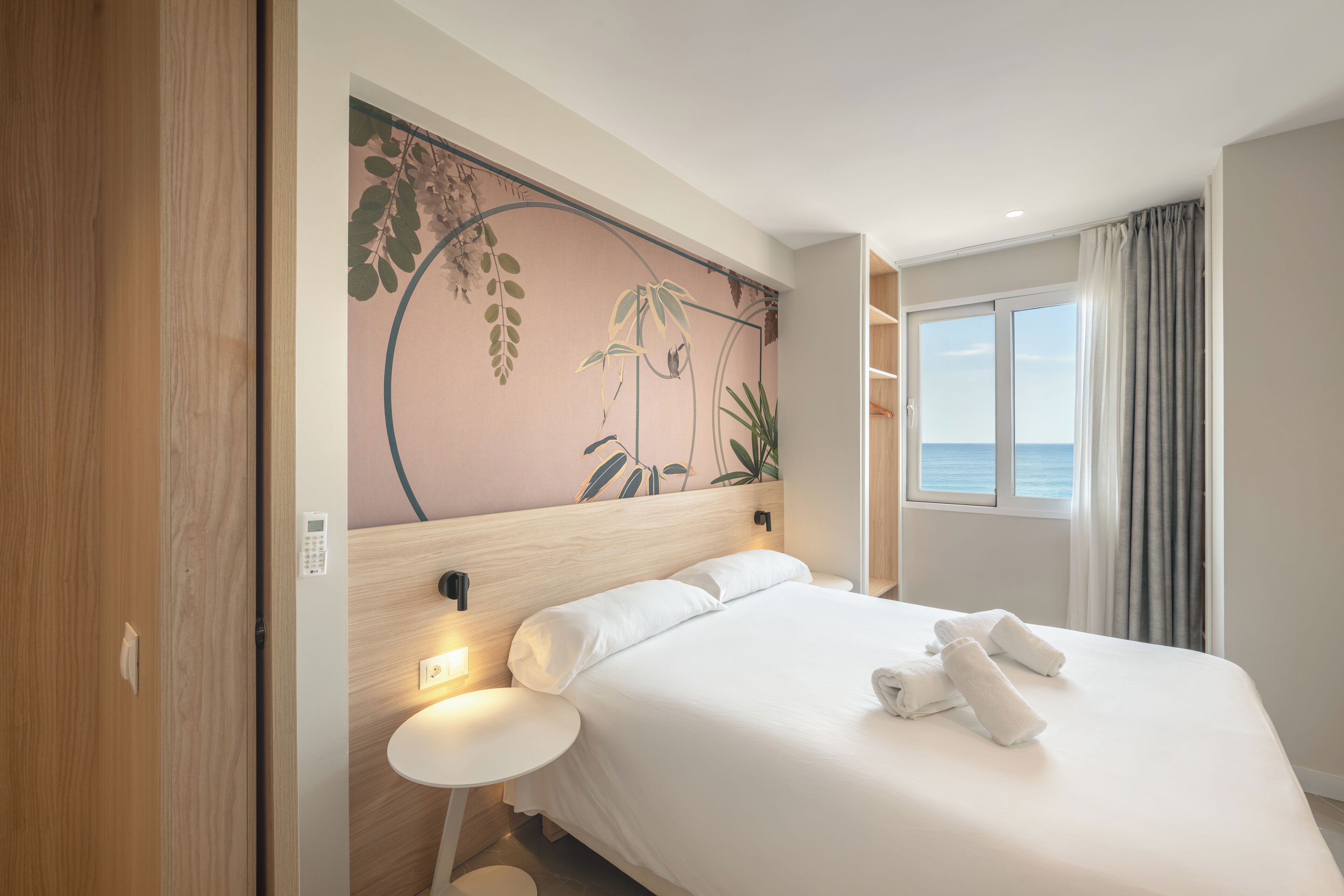 Apartamento Design, 4 quartos, vista para o mar | Cofre no quarto, quartos insonorizados, Wi-fi grátis 