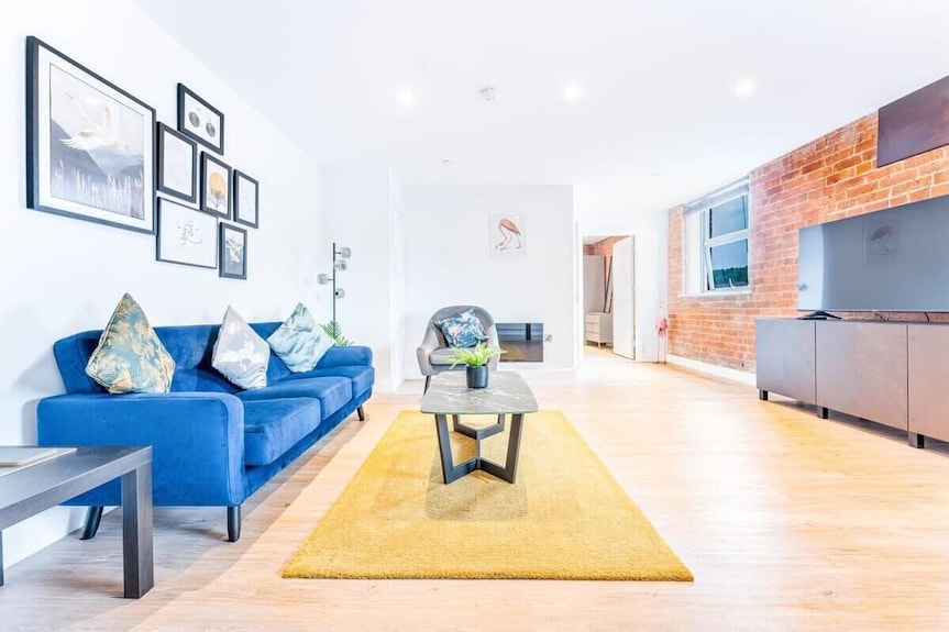 Stunning 1 Bed Apartment In Burton-on-trent - Tutbury Castle