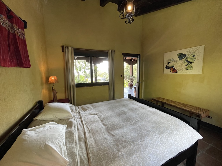 Stunning 4 Bedroom Large House, Steps From Lake Front With Starlink Wifi - Santa Cruz la Laguna