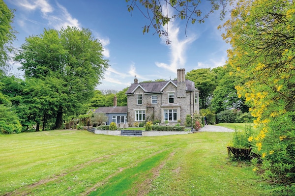 Hill House Country Estate - Princes Gate - Narberth