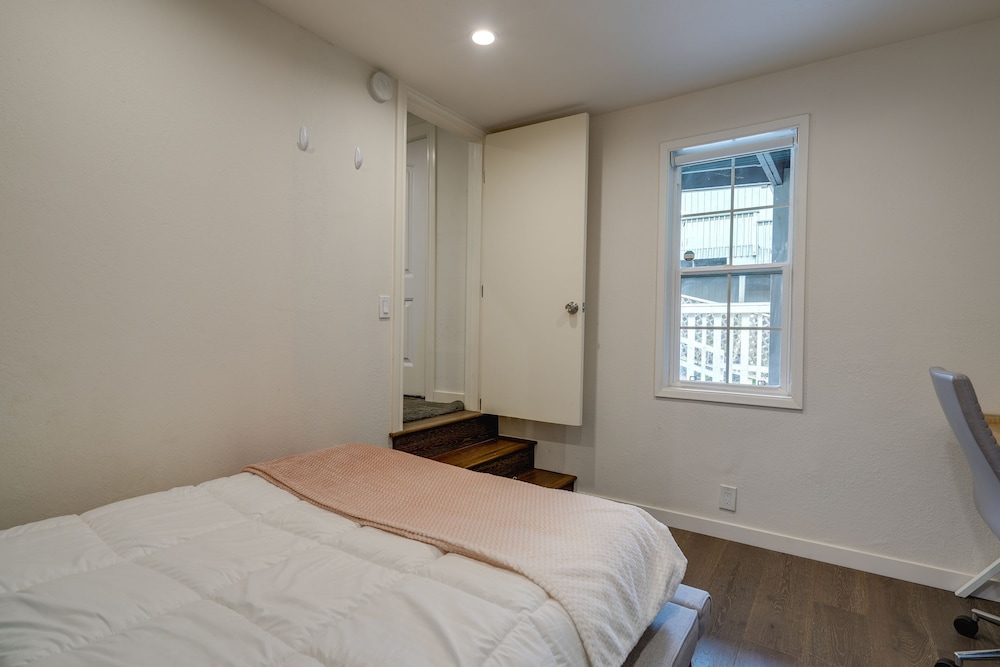 Efficiently Equipped Pacifica Apt - 1 Mi To Beach! - Pacifica, CA