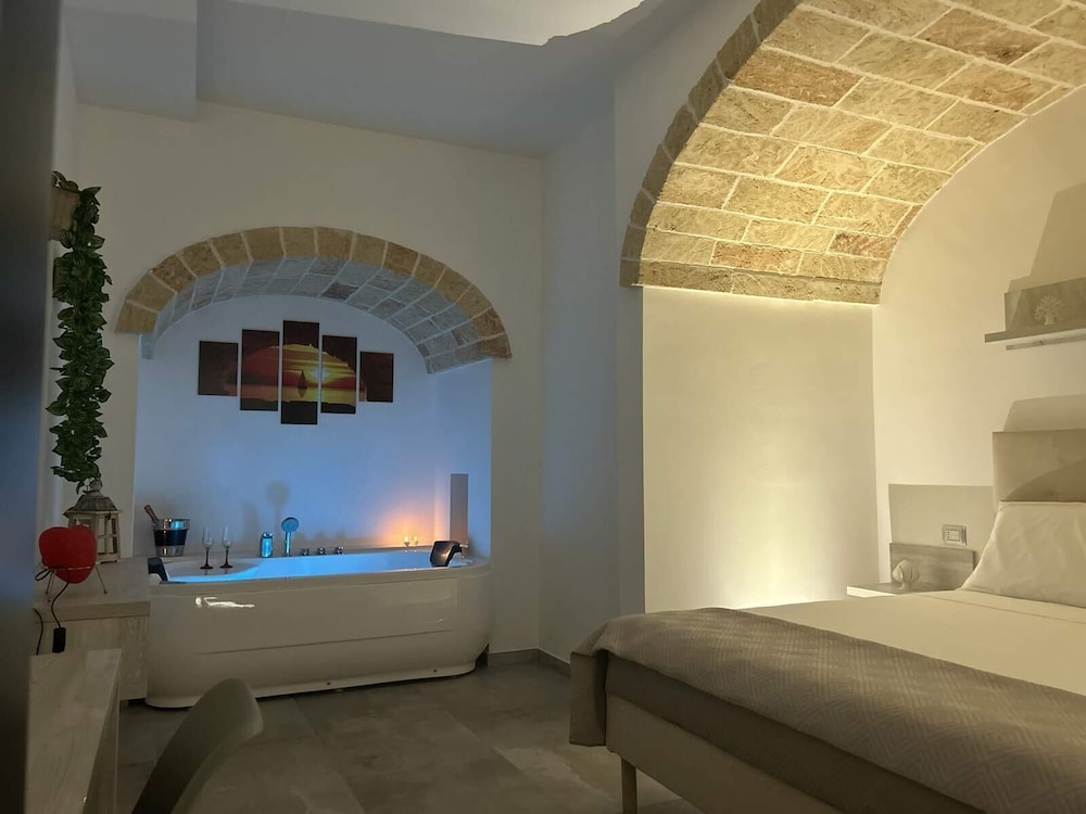 Aurosa Bed And Breakfast - Racale