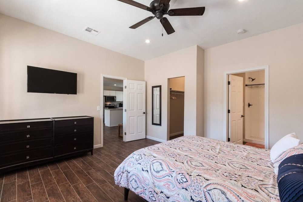Desert Getaway 2 Bedroom Guest House - Tucson, AZ