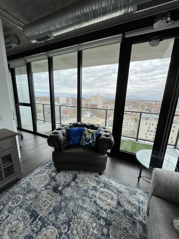 Luxury 2 Bed 2 Bath Across Jets Arena 16th Floor With Amazing View - Winnipeg
