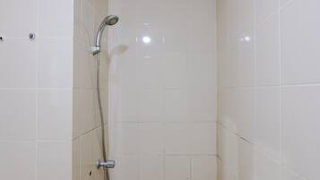 Apartamento | Banheiro | Chuveiro, toalhas de banho
