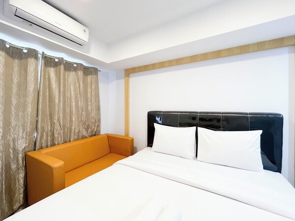 Modern Look Studio At De Prima Apartment - Medan