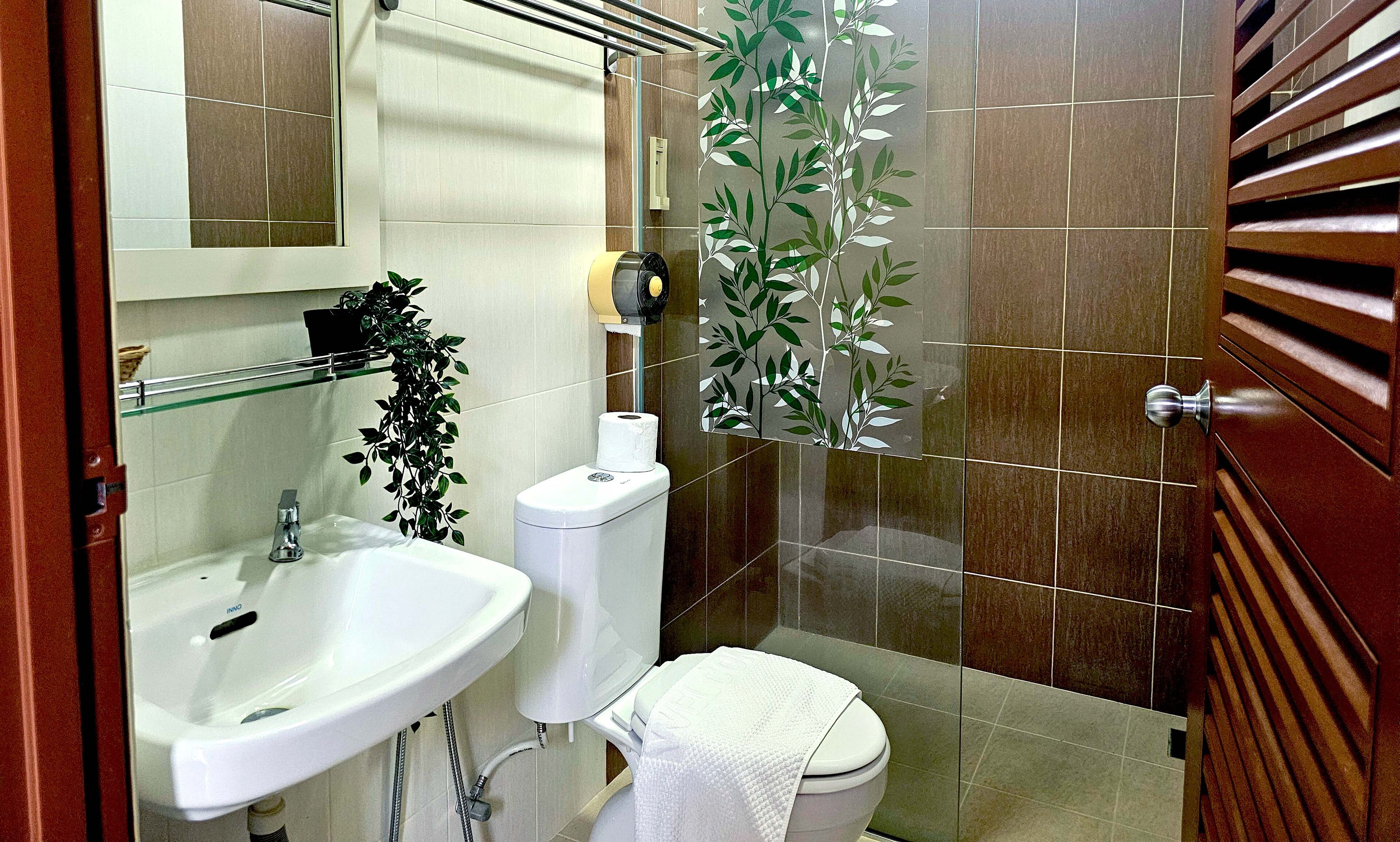 Com decoração personalizada, secretária 