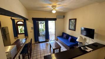 Camas de colchão viscoelástico, cofre no quarto