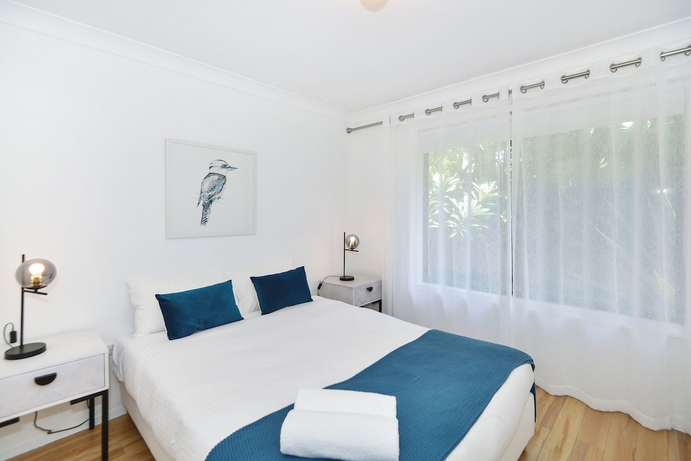 Parkway Lakehouse - East Coast Getaways - Buff Point | Vrbo