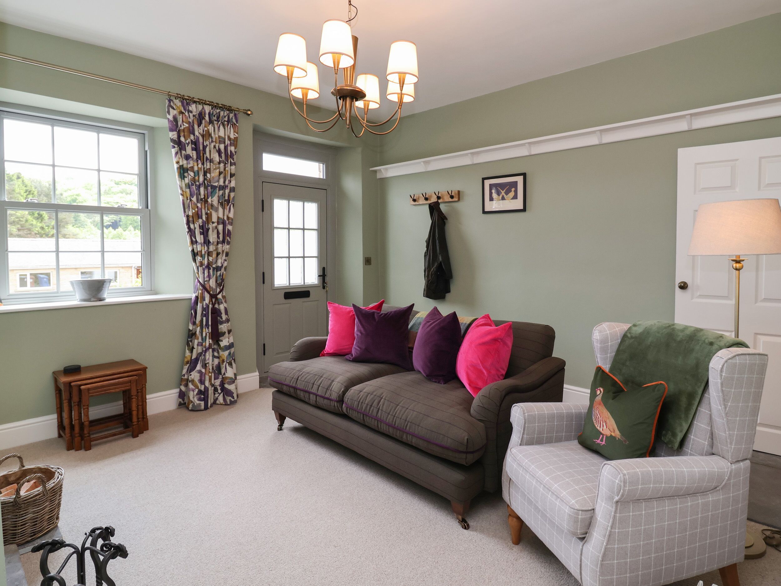 No. 4 Embsay, Pet Friendly, Character Holiday Cottage In Embsay - Skipton Castle