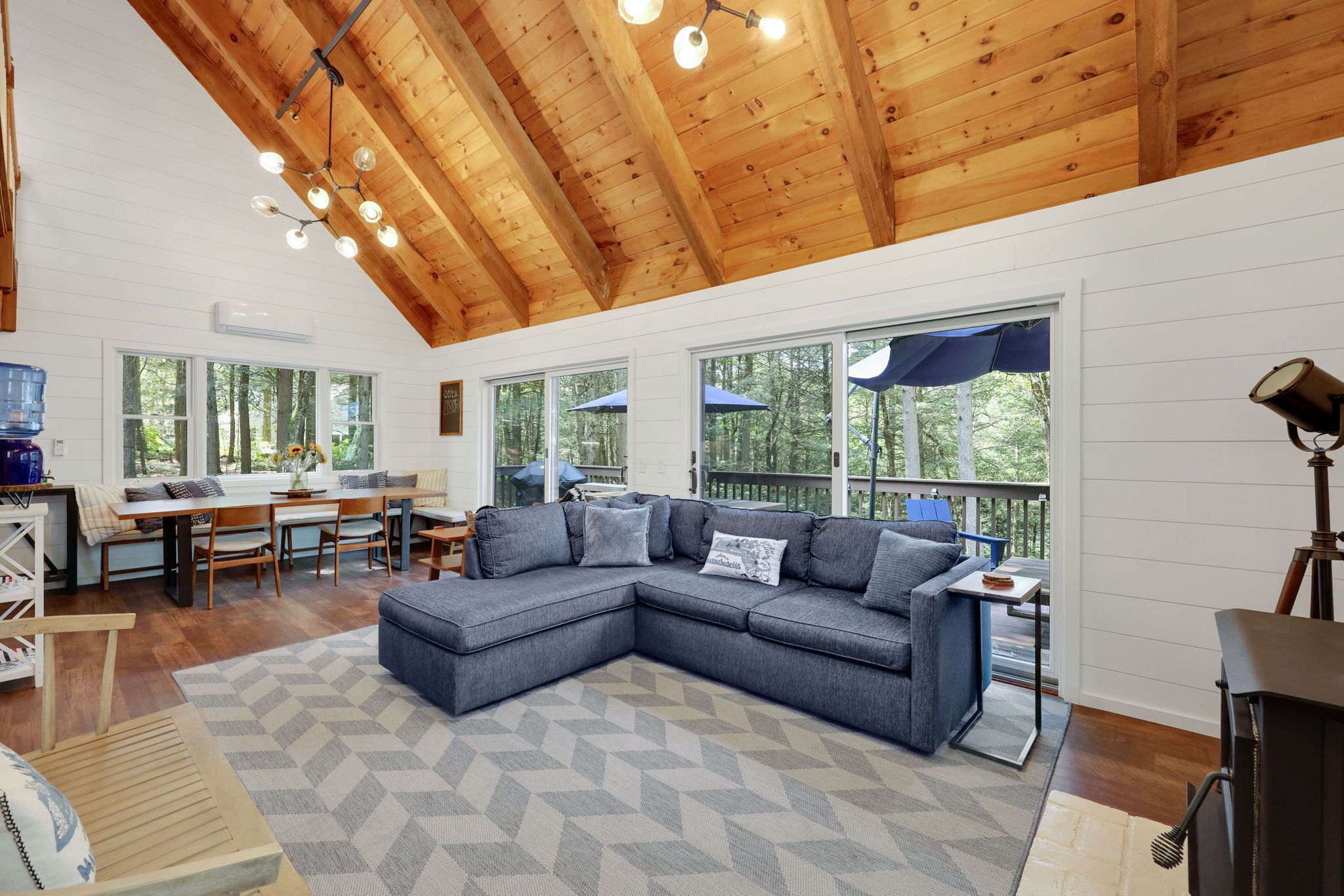 Cozy Berkshires Lakefront Cottage! New - Barkhamsted Reservoir, CT