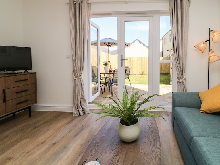 Pebble Bay, Pet Friendly, Character Holiday Cottage In Appledore - Instow