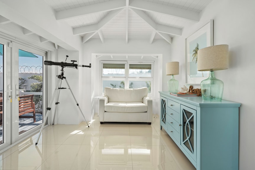 50 Shades Of Blue - Nassau