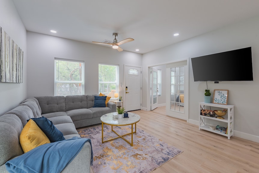 Levy Inn Luxury Cottage - Dominion - San Antonio