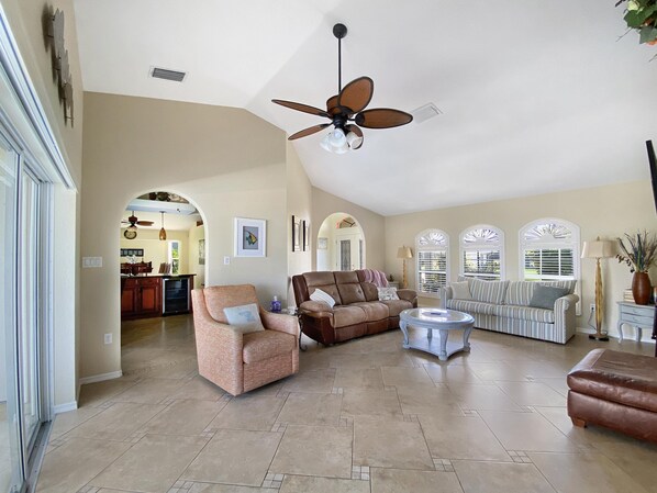 Sleeps 8, full refund, pool heat, 2 suites Reviews, Deals & Photos 2026 ...