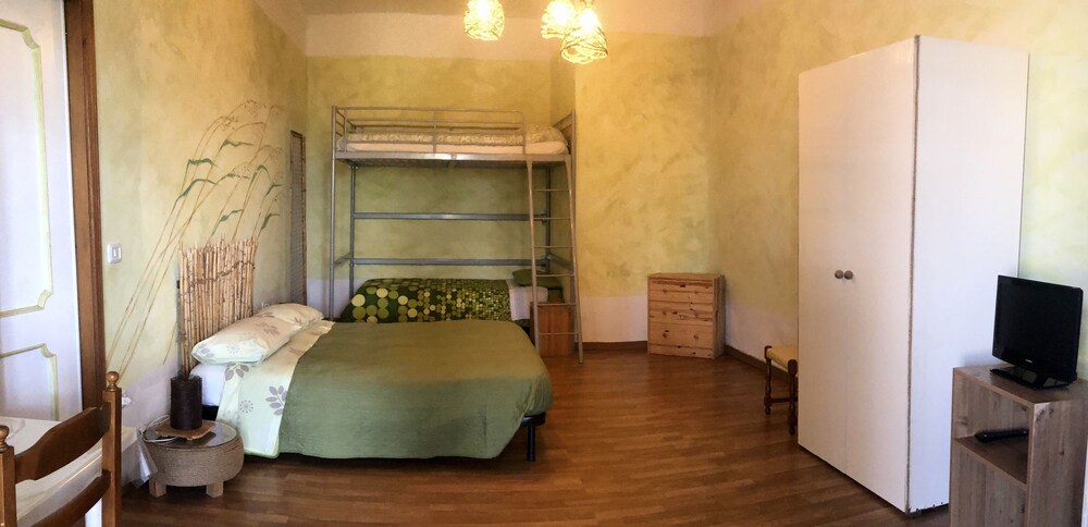 Large Studio Apartment Surrounded By Greenery 10 Minutes From The Sea And 1 Hour From Matera - Policoro