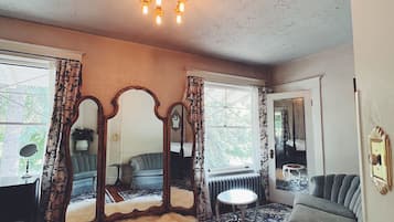 Blue Room (Room #1) | Roupa de alta qualidade, camas de colchão viscoelástico