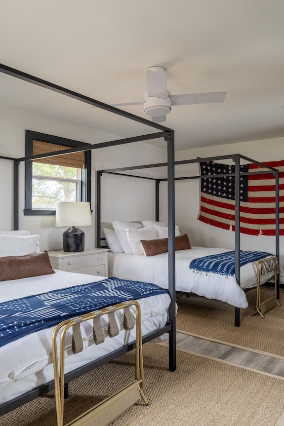 Hotel Bebe | Pool Bungalow | Pool+fire Pit - Round Top, TX