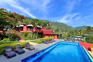 Vila | Piscina | Piscina externa