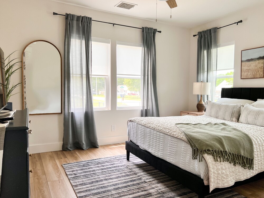 Uptown Cottage In The Heart Of Tulsa. A Fully Renovated Modern Chic Home. - Tulsa, OK