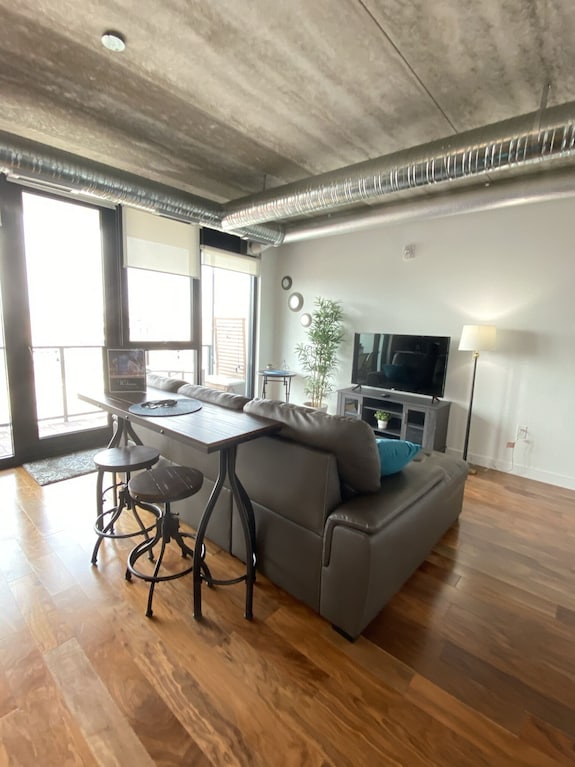 Downtown Luxury 1 Bedroom Sleeps 3 Wifi And Laundry - 매니토바