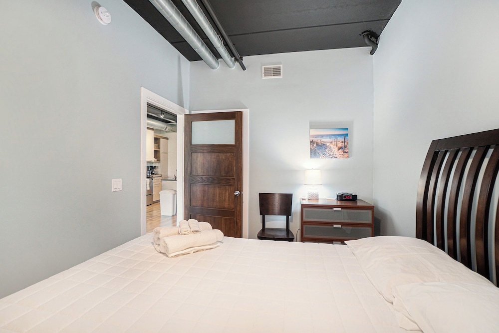 ☀️🌊 Fountain View: Lux 2br Loft-condo In The Heart Of Grand Haven! - Grand Haven, MI