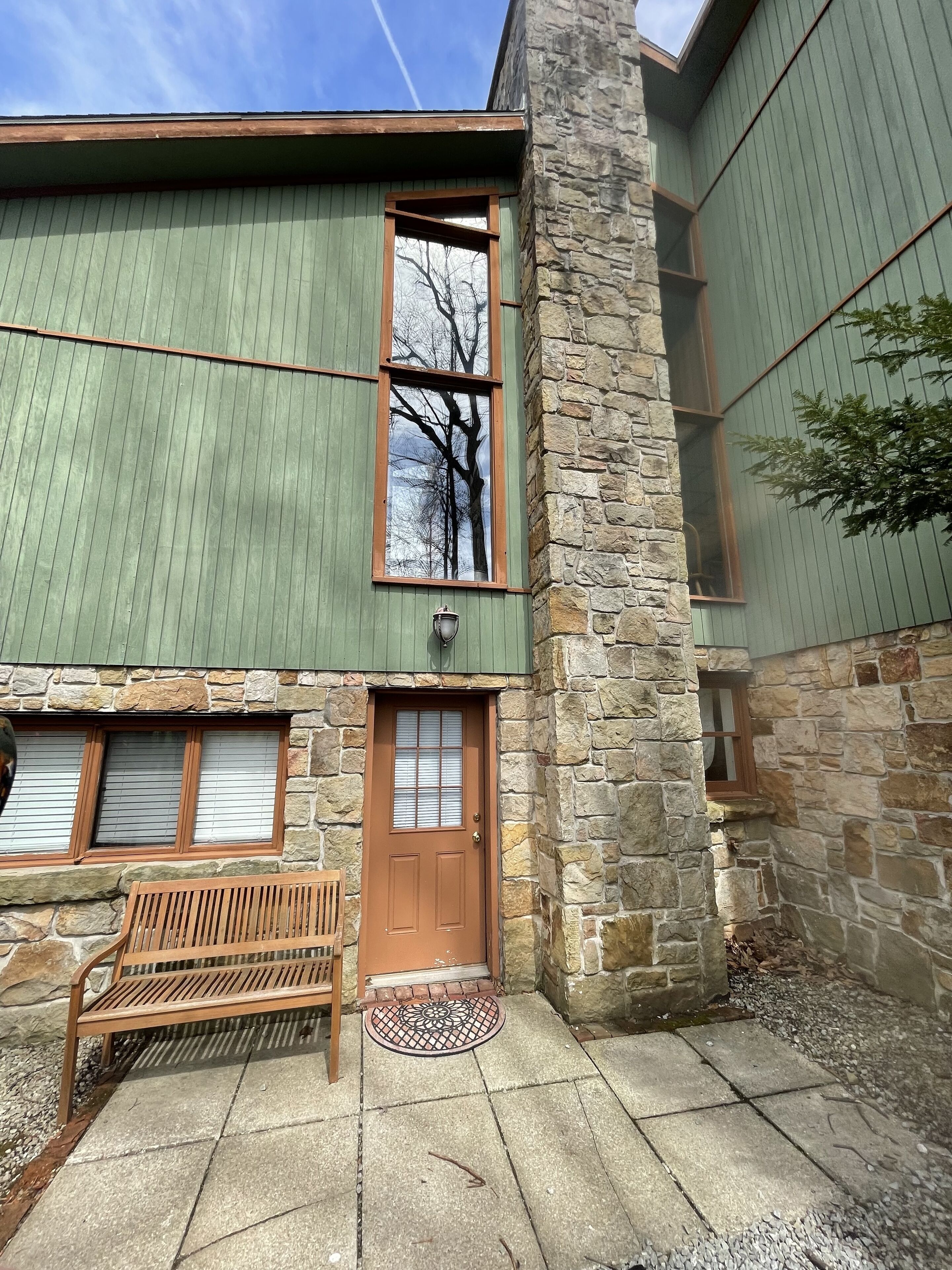 Luxury 3 Bedroom Hidden Valley Retreat with Lake & Slope Views ...