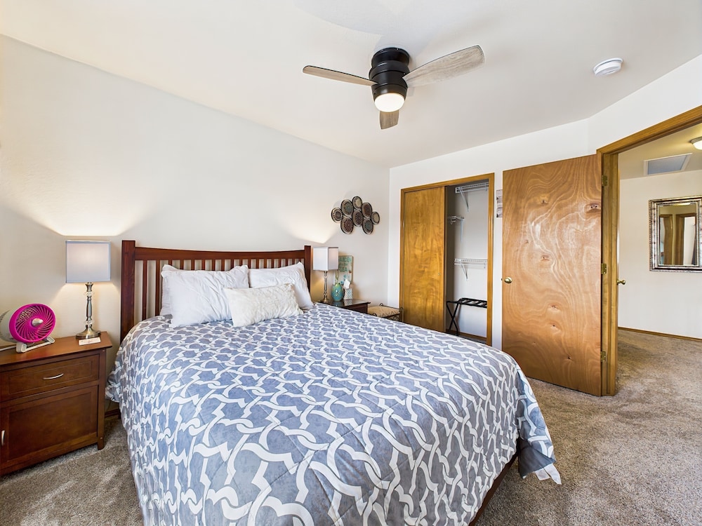 Airport Dream! 4 Bdrm Sleeps 10! Luxury Beds For Great Sleep! Park ...