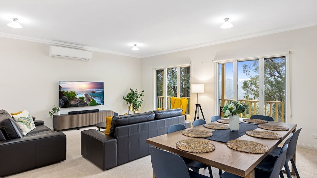 Cascades On Allison - Views Of The Valley - メアリーズビル