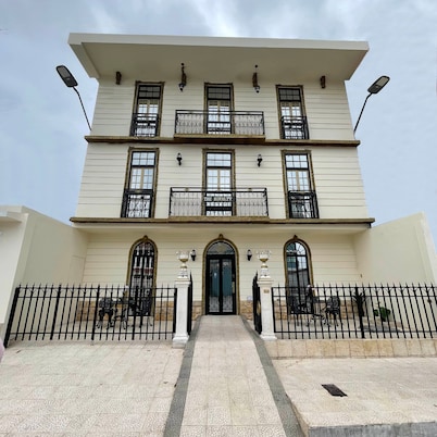 Hotel The Royalty Inn