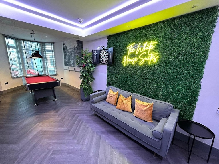 The White House New York Suites - 布萊克浦