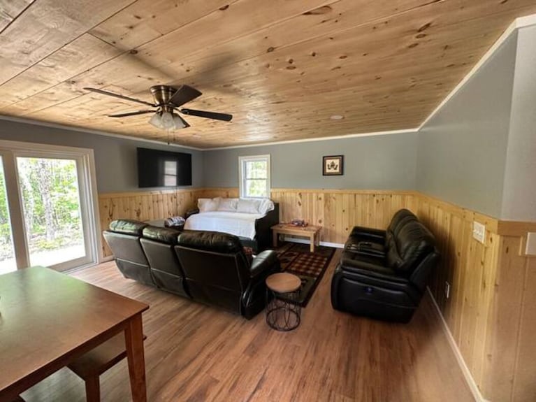 Rail Trail Retreat! Recently Remodeled Cozy Home On Snowmobile/atv Trail! - Maine