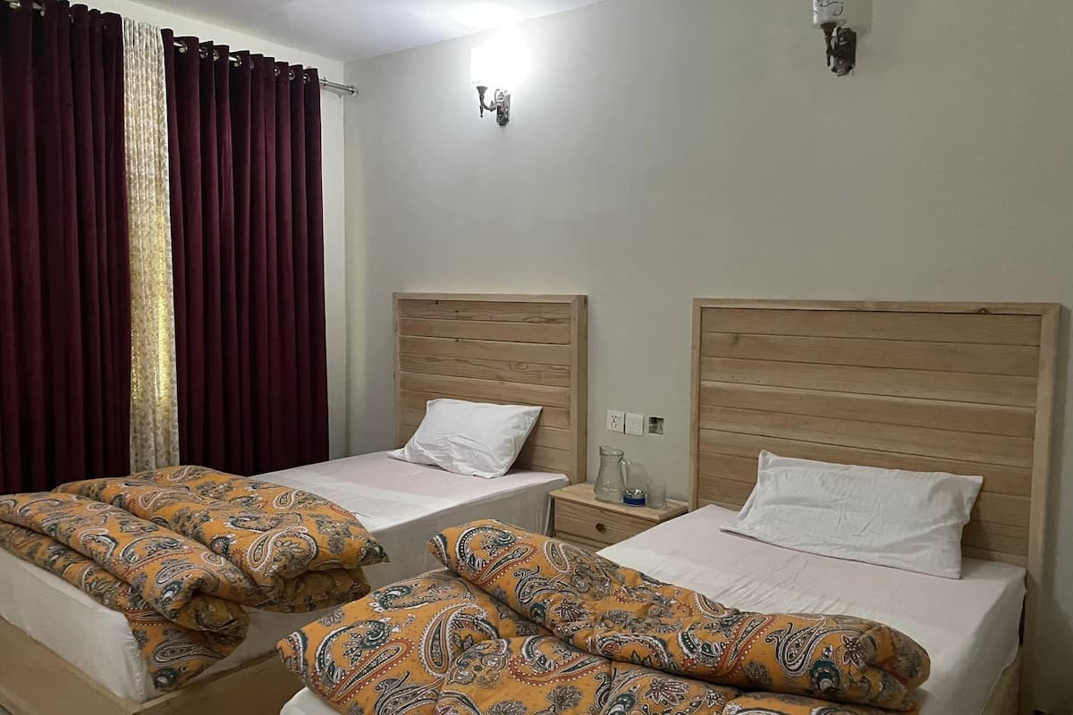 Quarto casal luxo | Ferros/tábuas de passar roupa, Wi-Fi de cortesia