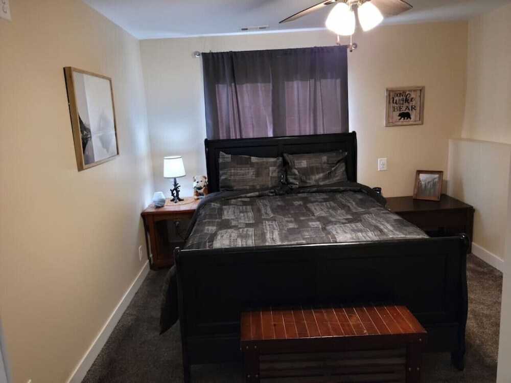Sprawl Out And Enjoy Time Together! - Lincoln, NE