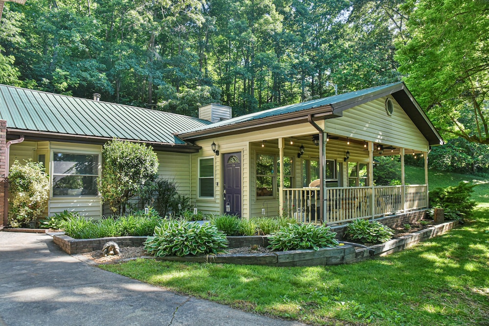 Mountain Retreat Hot Tub Asheville - Asheville, NC