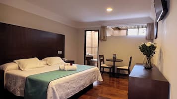 1 quarto, escrivaninha, Wi-Fi de cortesia, roupa de cama