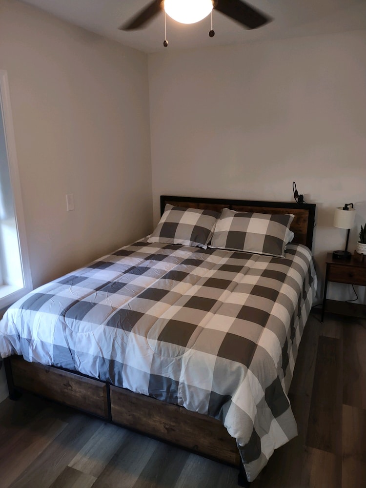 Very Cozy 1 Bed Unit With Lake Huron Beach Access! Vintage One - Port Austin, MI