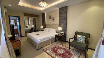 Quarto Standard, 1 cama queen-size, vista para o jardim | 1 quarto, cortinas/cortinados opacos, ferro/tábua de engomar