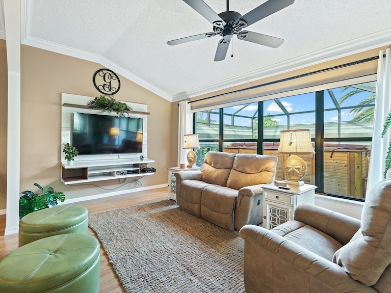 3/2 Designer In The Village Of Del Mar Near The Spanish Springs Towne Square - Lake Weir, FL