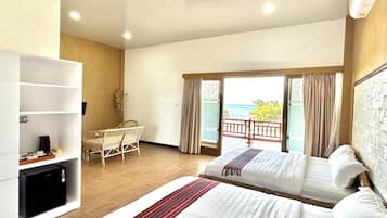 Ocean View Suite | Escrivaninha, espaço de trabalho para notebook, Wi-Fi de cortesia