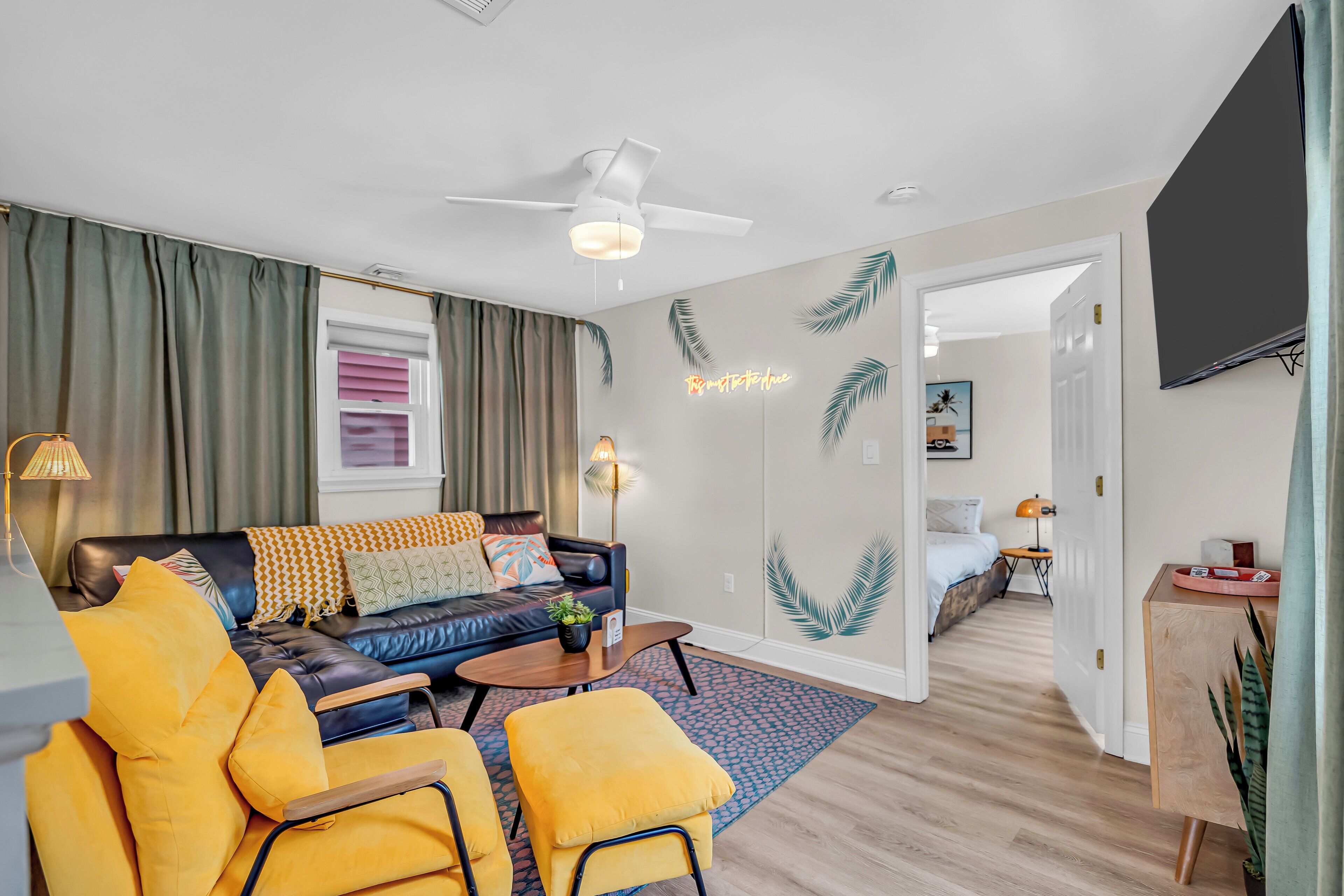 Coral Door Inn - Outdoor Shower - 3 Blocks To The Beach - Beach Badges Included - Toms River, NJ