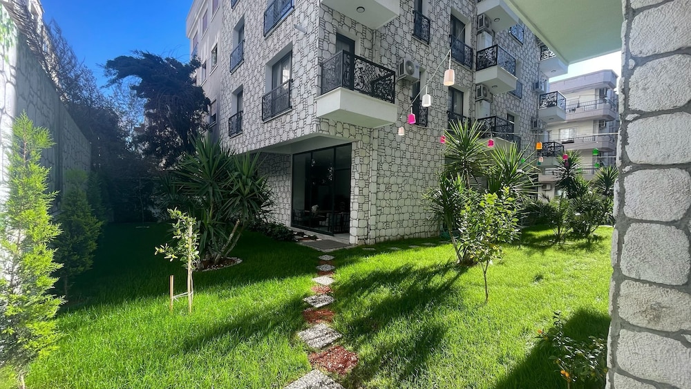 Forbes Butik Otel - Alsancak