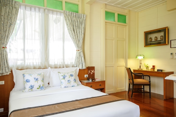 Quarto Duplo Deluxe | Minibar grátis, cortinas/cortinados opacos, Wi-fi grátis