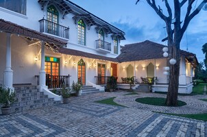 Fachada da propriedade