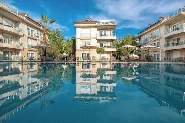 Belek Deluxe Suit - Belek