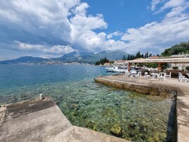 Vista para praia/oceano