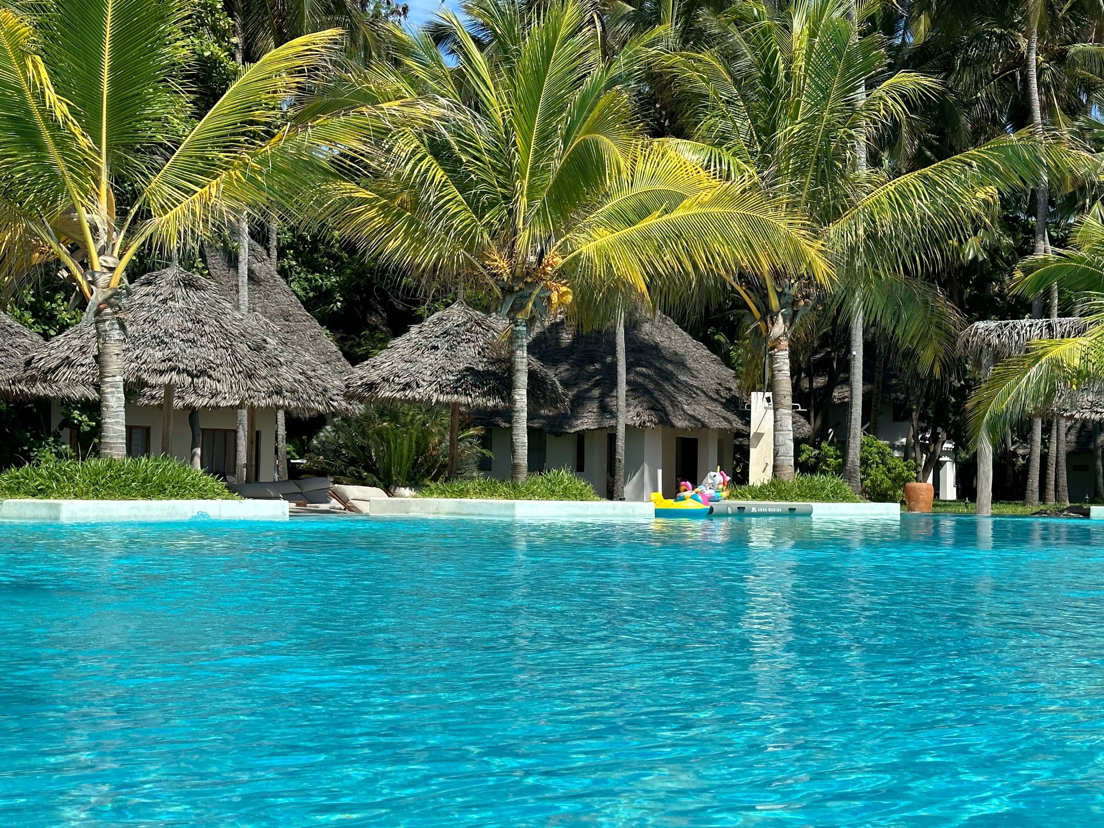 Quarto casal standard de uso individual | Individualmente decorados, individualmente mobiliados, berço de viagem