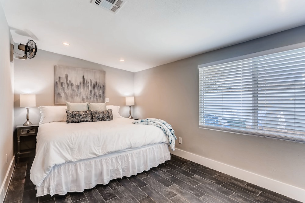 Old Town Abode By Rebl|heated Pool|spa|ping Pong - Scottsdale, AZ