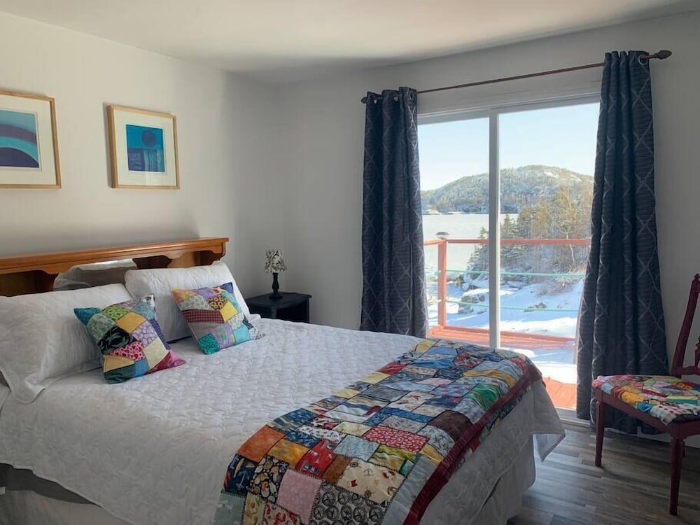 Hatchet Harbour Vacation Home - Newfoundland and Labrador